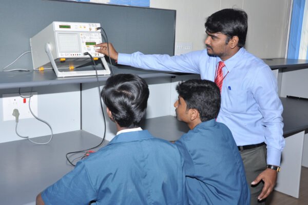 Devices & Circuits Lab - Selvam College of Technology (Autonomous ...